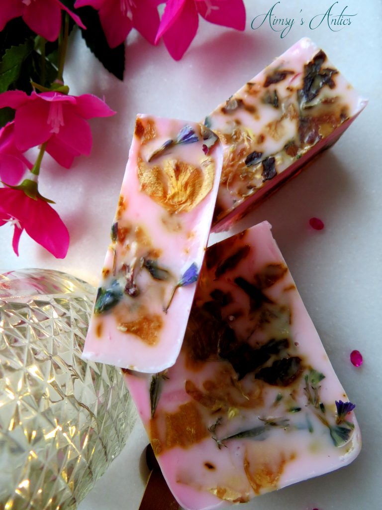 Layered Soap with Embeds | How to make your own - Aimsy's Antics